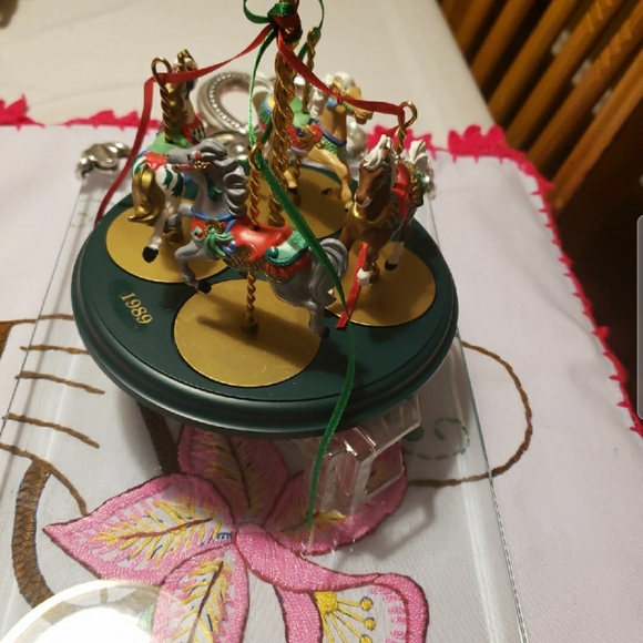 Hallmark | Holiday | Vintage 989 Hallmark Christmas Carousel | Poshmark